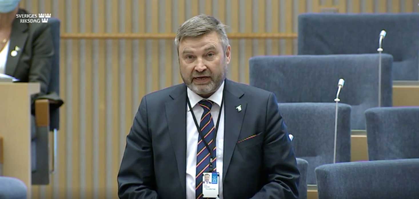 Kulturministern lägger ansvaret för älvdalskan på kommunen - Siljan News