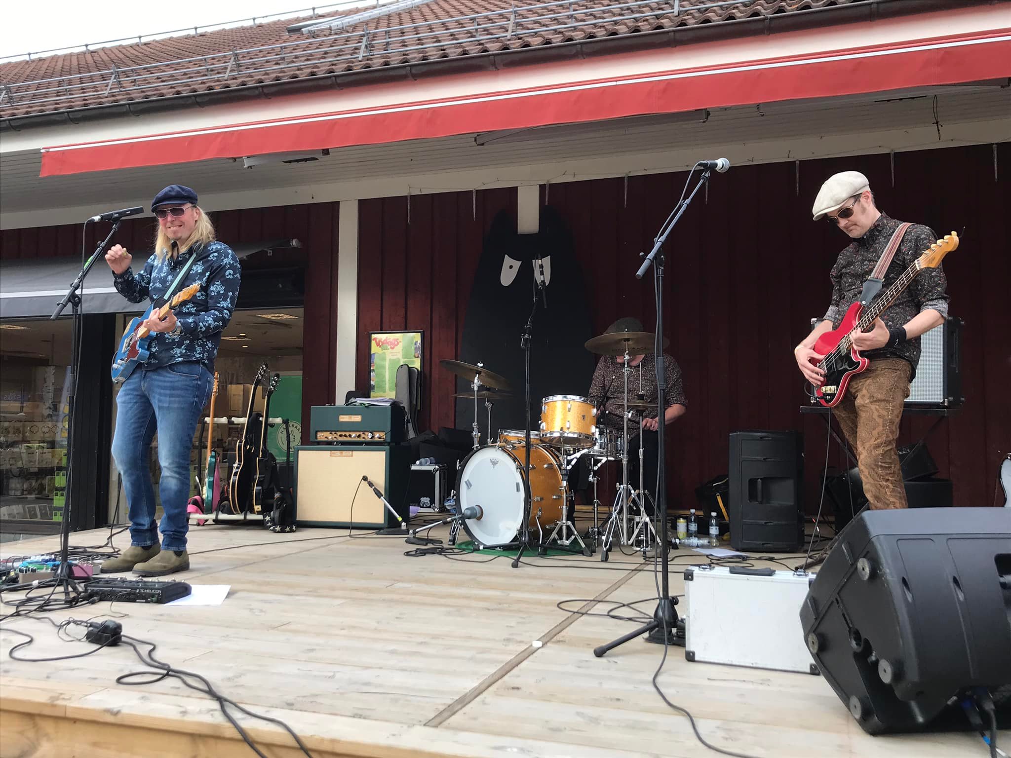 "Vi kör alltid majstångsresning första tisdagen" - Siljan News