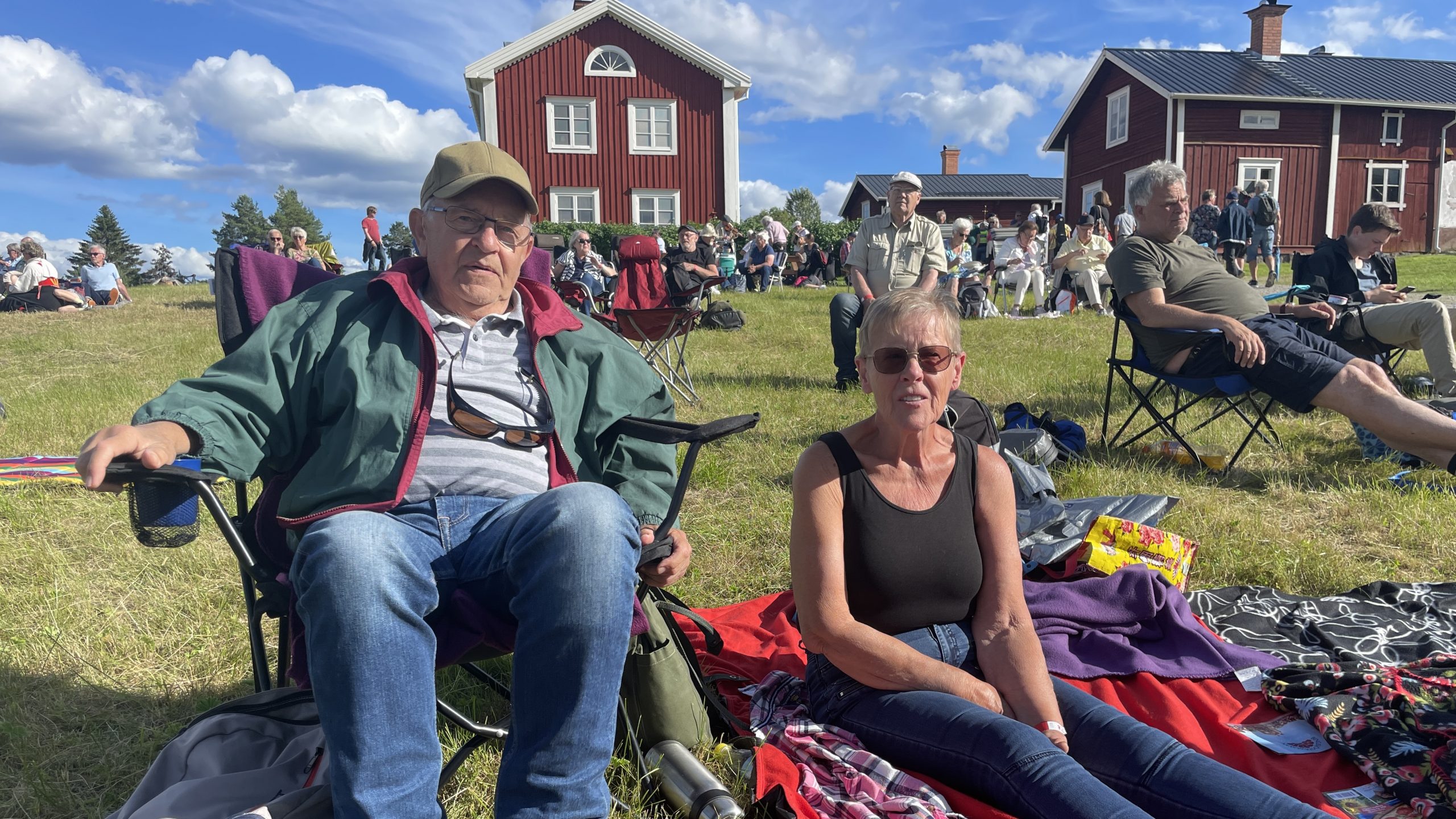 "Det är mycket skratt, kramar och glada miner" - Siljan News