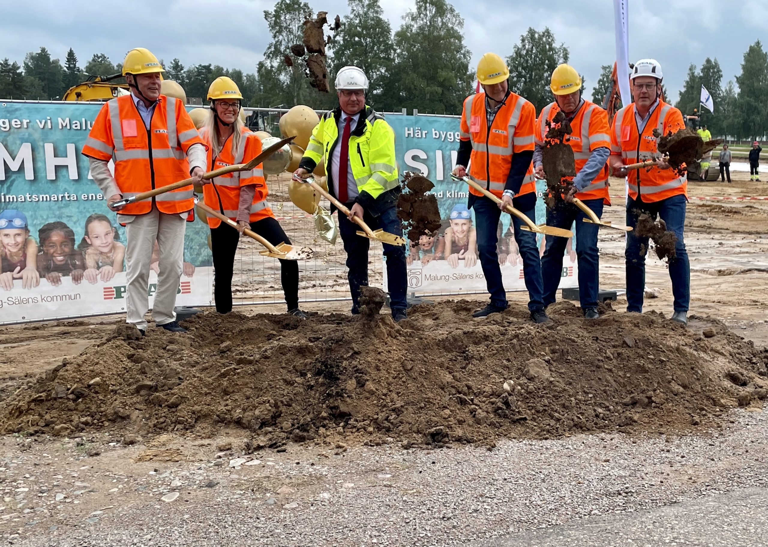 Det första spadtaget till Malung-Sälens simhall firades med pompa och ...