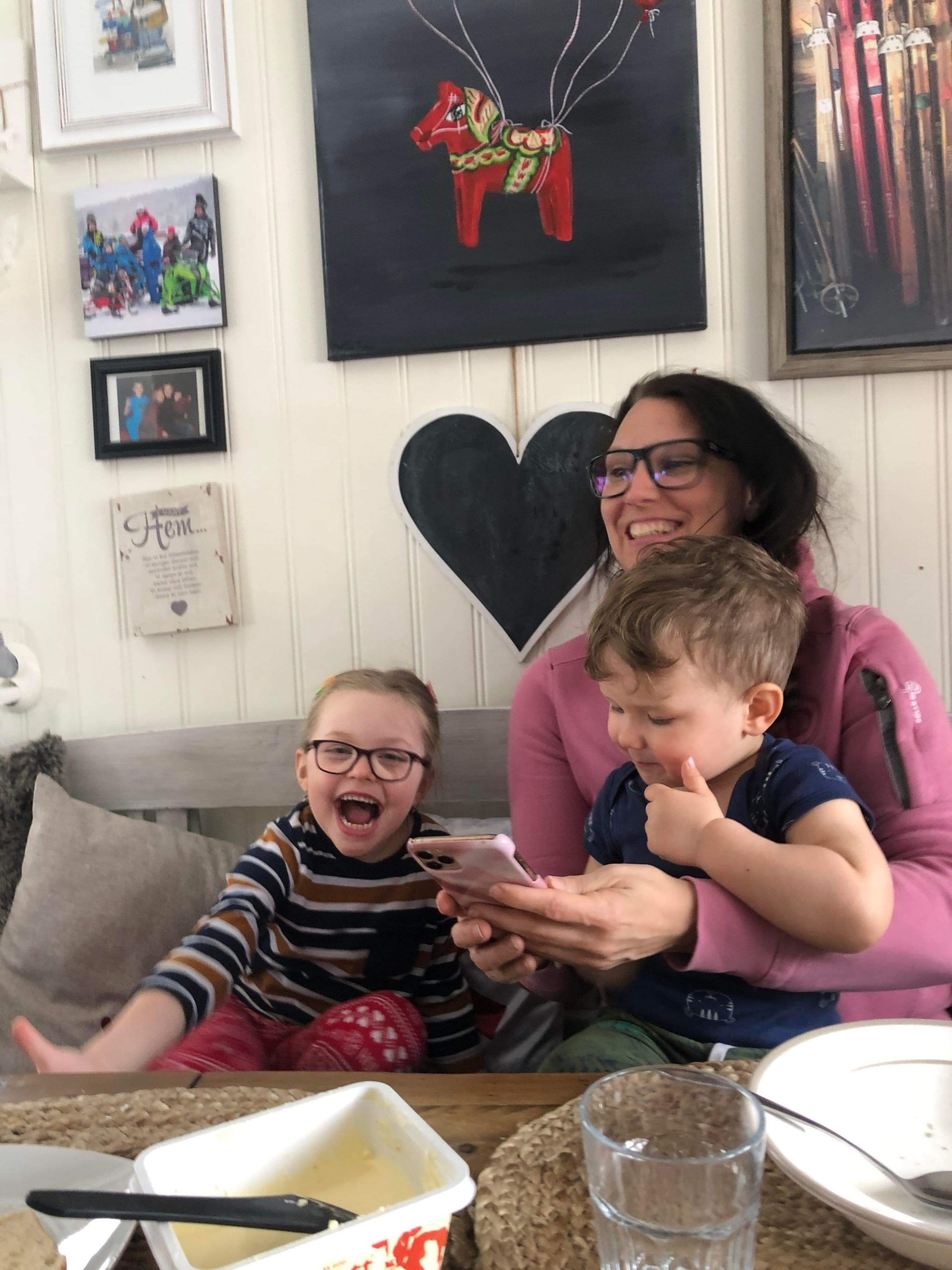 "Det är framför allt i gryningen som bomberna faller" - Siljan News