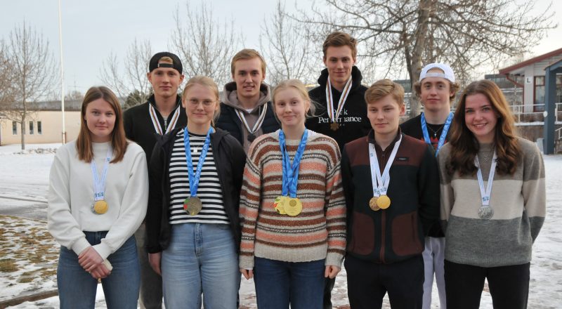 Unga medaljörer hyllades på gymnasieskolan: ”Fint firande” - Siljan News