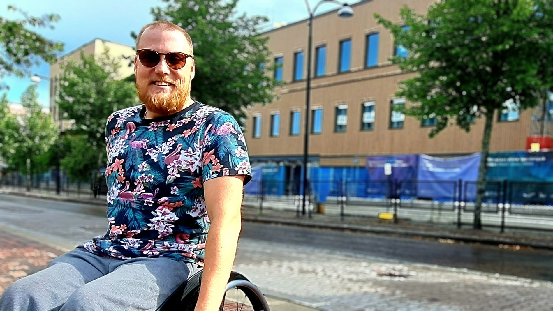 Är man automatiskt mindre smart för att man sitter i rullstol ...