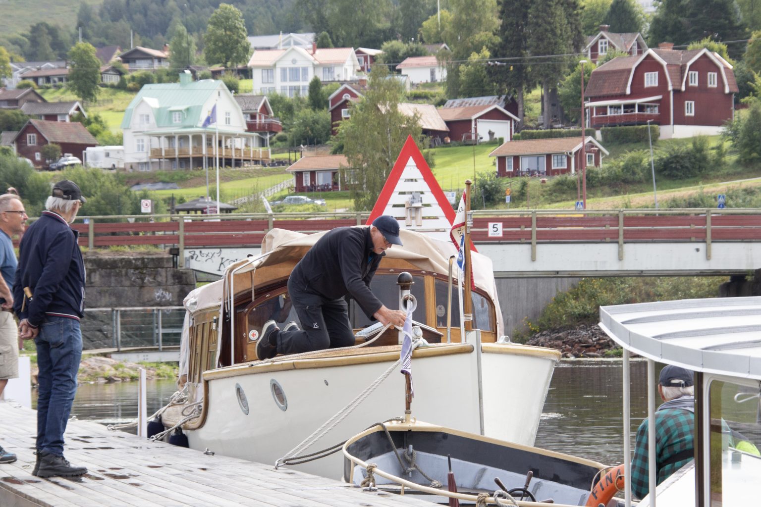 "Båten har jag renoverat helt, den är troligtvis 100 år gammal och det ...