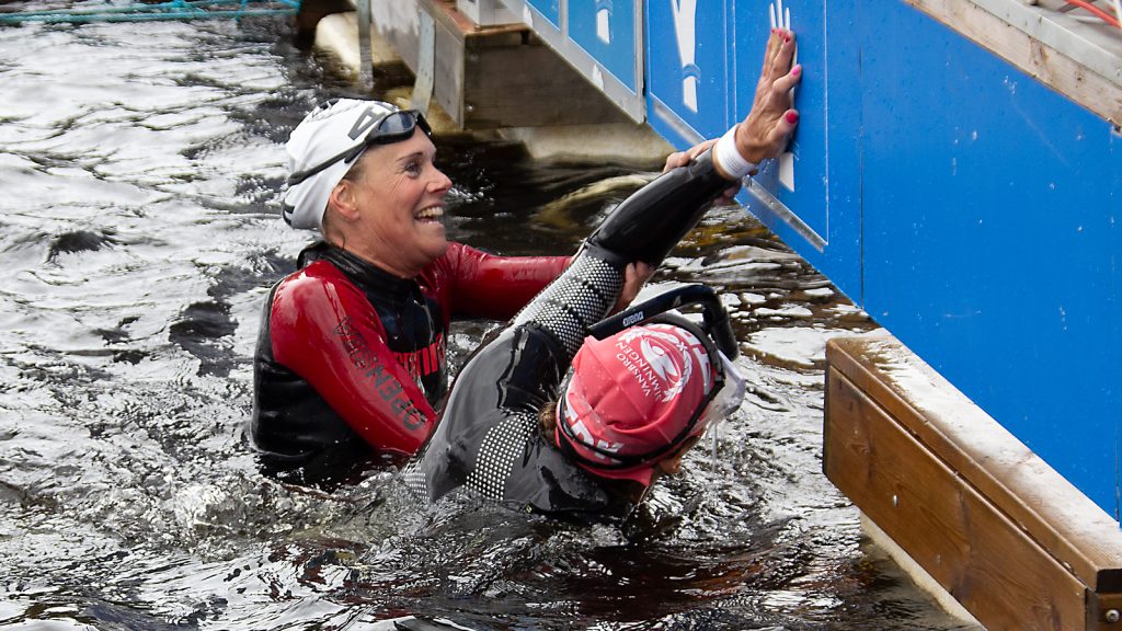 Vansbrosimningen bjöd på dramatik i damernas lopp - Siljan News