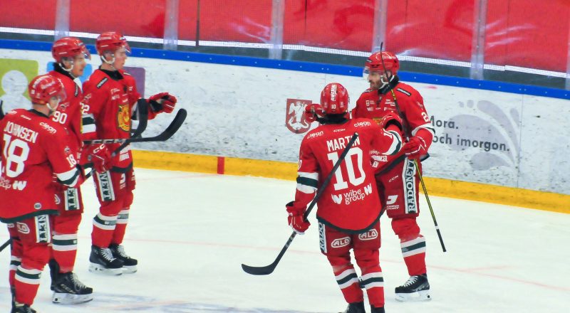 Trots fansens missnöje mot domarna – Mora knep ny trepoängare - Siljan News