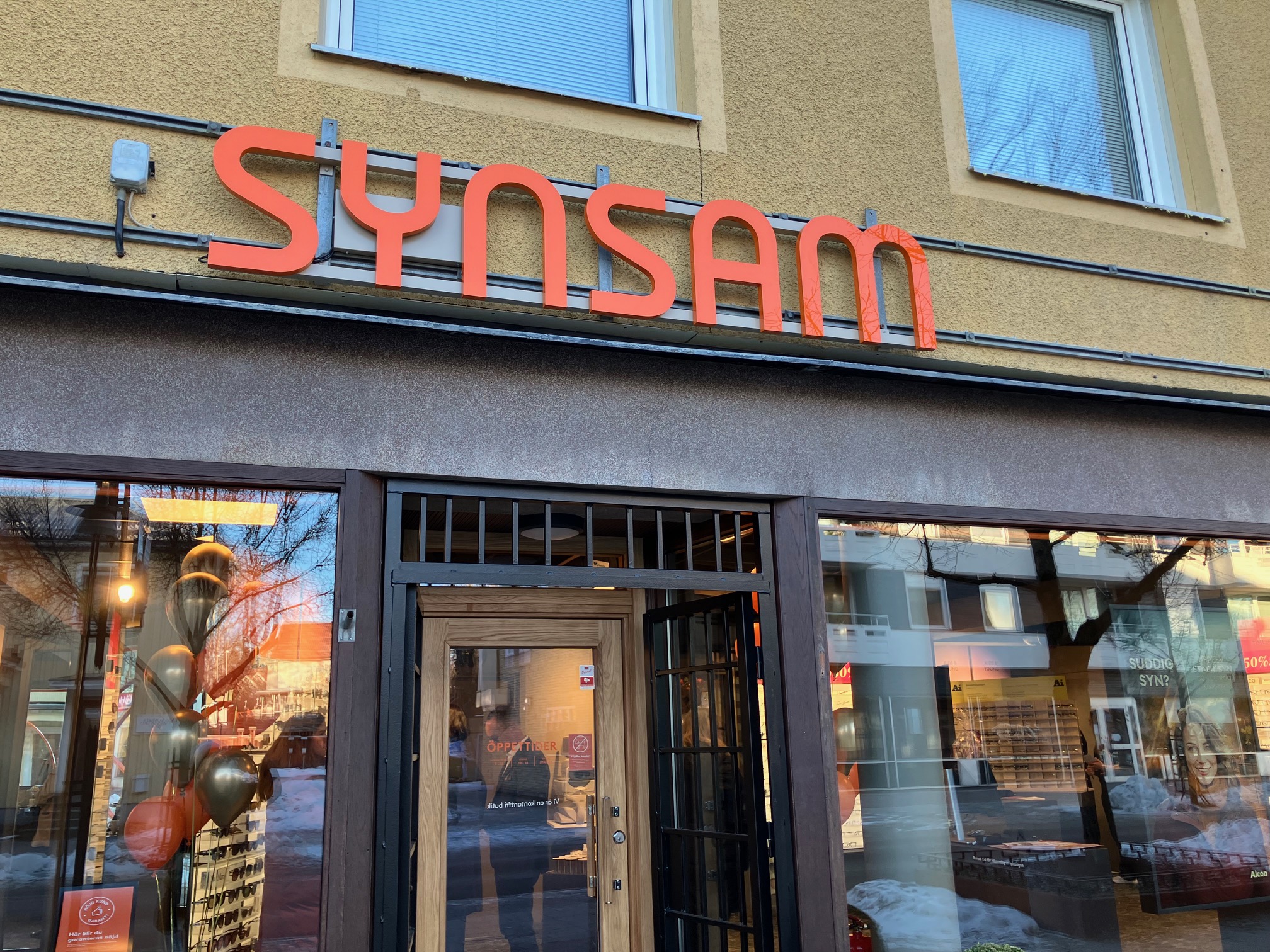 Synsam har öppnat i Smedjebacken: ”ett fantastiskt team” - Siljan News