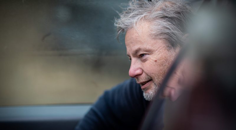 Tony har bott fem år i skogen: ”De får väl sätta en gravsten här ...