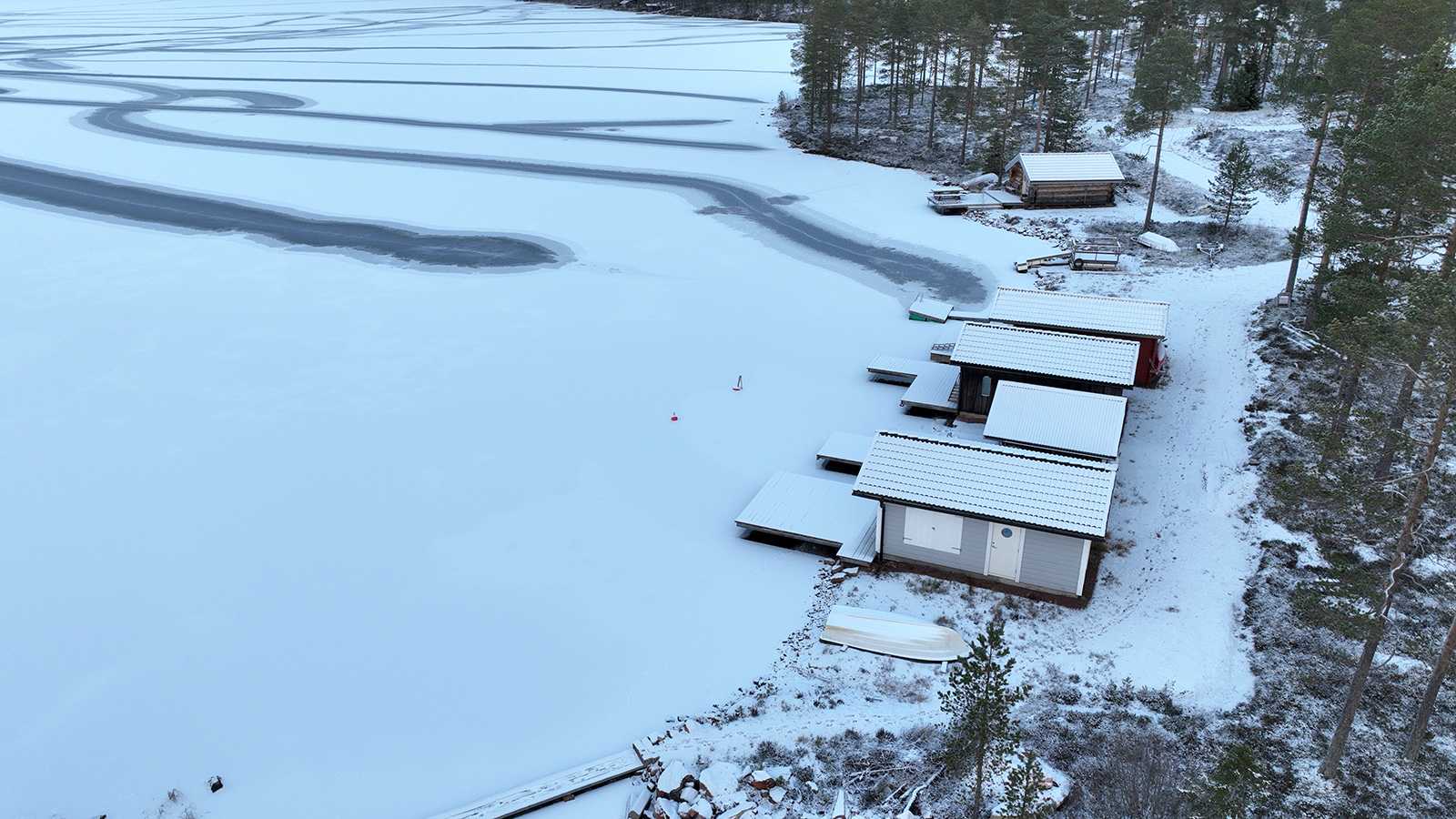 Båthus står några meter fel – hotas av rivning - Siljan News